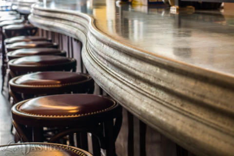 5 Ways to Design the Perfect Commercial Bar Top - La Bastille